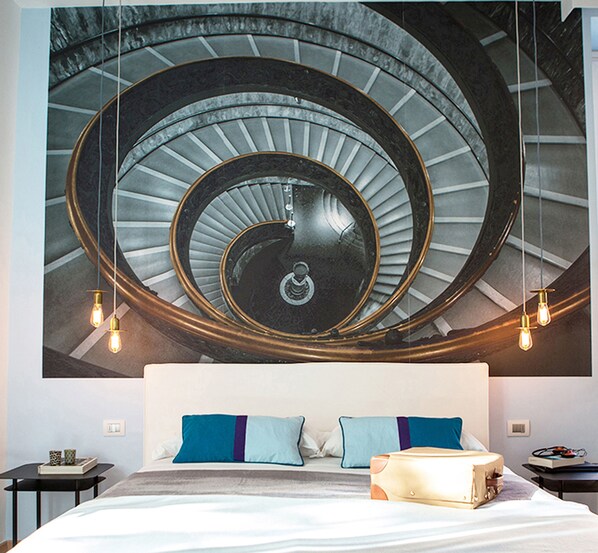 Quarto triplo superior, sacada | Roupas de cama premium, edredons de pluma, frigobar, cofres nos quartos