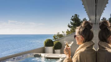 Suíte superluxo, sauna seca, vista para o mar | Terraço/pátio