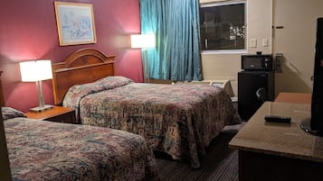Quarto casal standard, para fumantes | Escrivaninha, Wi-Fi de cortesia, roupa de cama