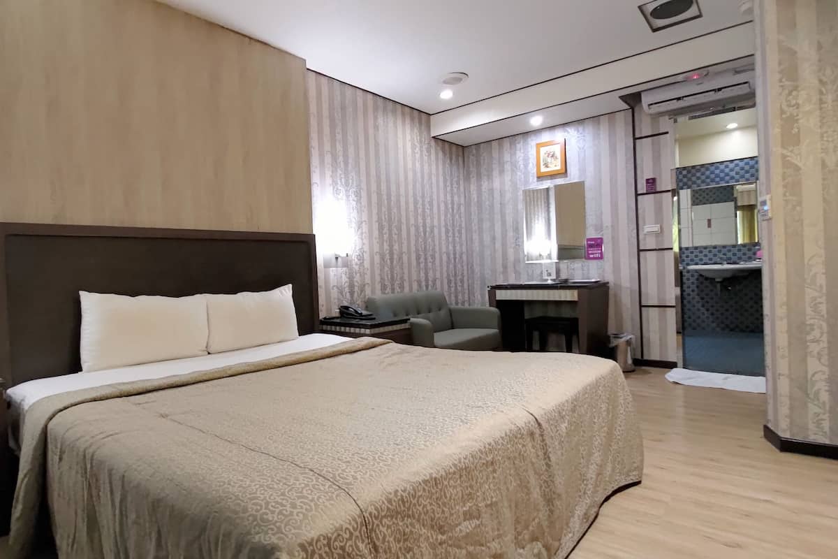 Edredões de penas, secretária, cortinas/cortinados opacos