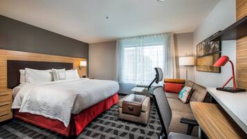 Cofres nos quartos, escrivaninha, espaço de trabalho para notebook