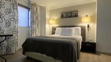 Quarto Standard, 1 cama de casal, casa de banho privativa | 1 quarto, Wi-fi grátis, roupa de cama fornecida