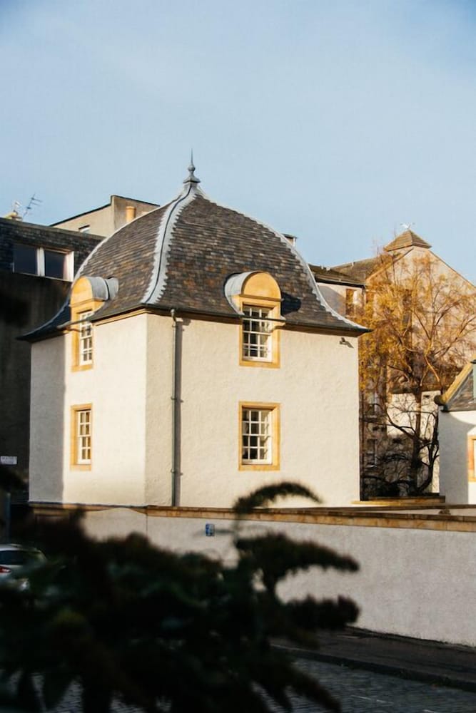 The Pavilion At Lamb's House - Leith