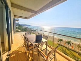 Suite Premier, 3 quartos, vista para a praia | Terraço/pátio interior
