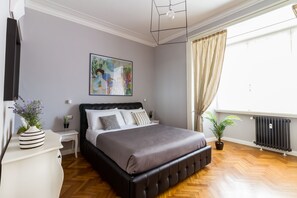 Quarto Triplo Superior | Roupa de alta qualidade, edredões de penas 
