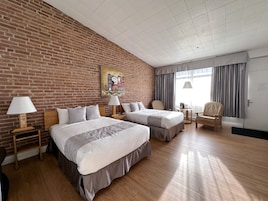 Quarto superior | Ferros/tábuas de passar roupa, Wi-Fi de cortesia, roupa de cama