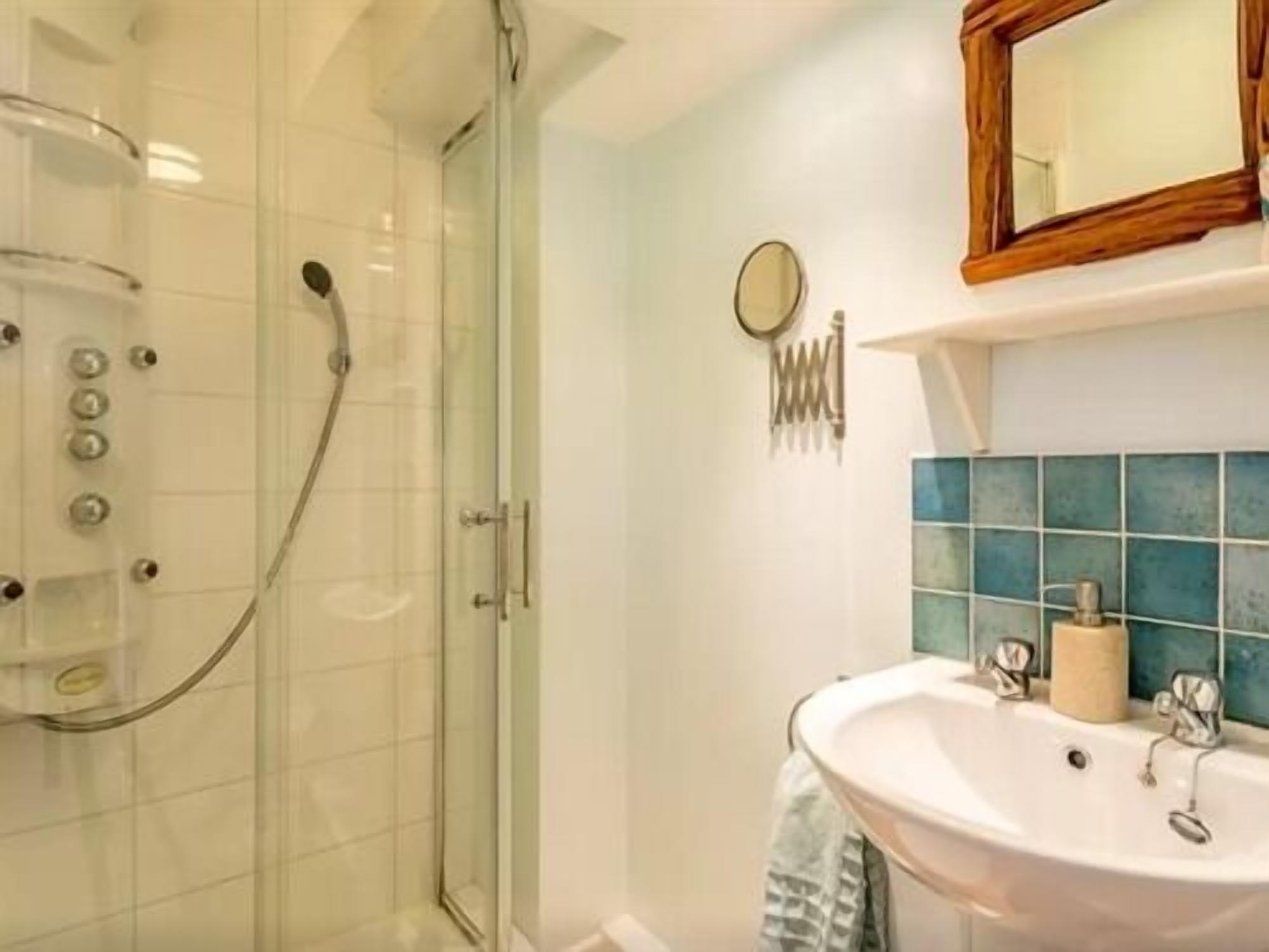 Quarto Twin, casa de banho anexa | Casa de banho