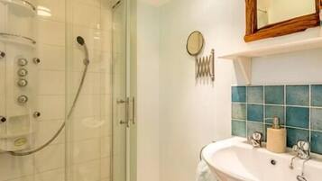 Quarto Twin, casa de banho anexa | Casa de banho