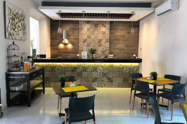 Café da manhã continental grátis todos os dias