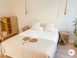 Apartamento Superior | Secretária, secretária adequada para computadores portáteis