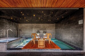 Sala(s) para tratamentos a casais, sauna, banheira de hidromassagem 