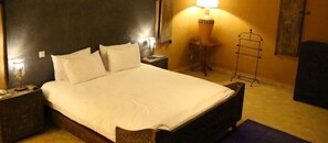 Suíte superluxo, vista para a piscina | Roupas de cama premium, frigobar, cofres nos quartos, cortinas blackout