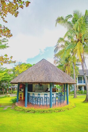 Bar junto à piscina