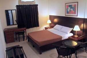 Quarto Superior (Fan - Twin/Double Sharing ) | Secretária 