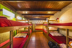 Dormitório compartilhado standard, em dormitório misto | Wi-Fi de cortesia, roupa de cama