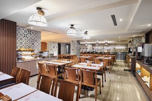 Café da manhã com buffet todos os dias (TWD 300 por pessoa) 