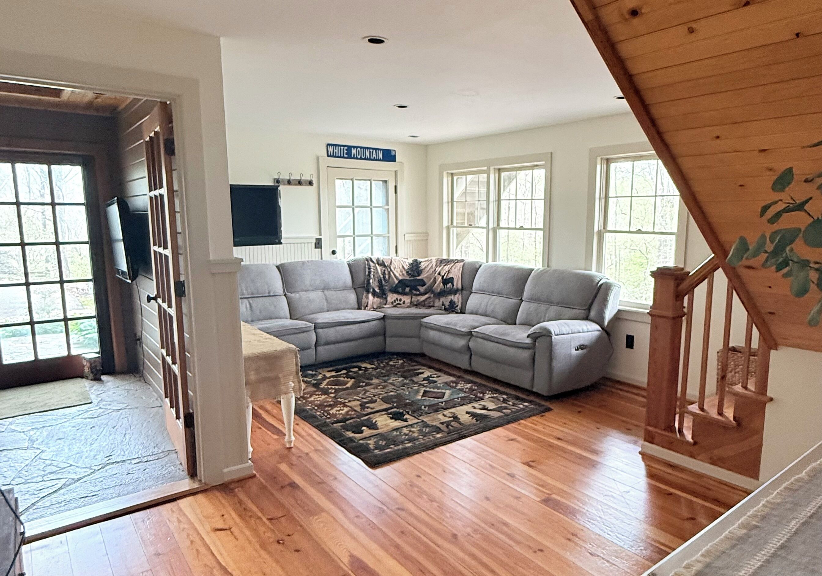 Private Dahlonega Cabin Retreat\nhot Tub, Pond, Fireplace, Close To Town - Dahlonega, GA