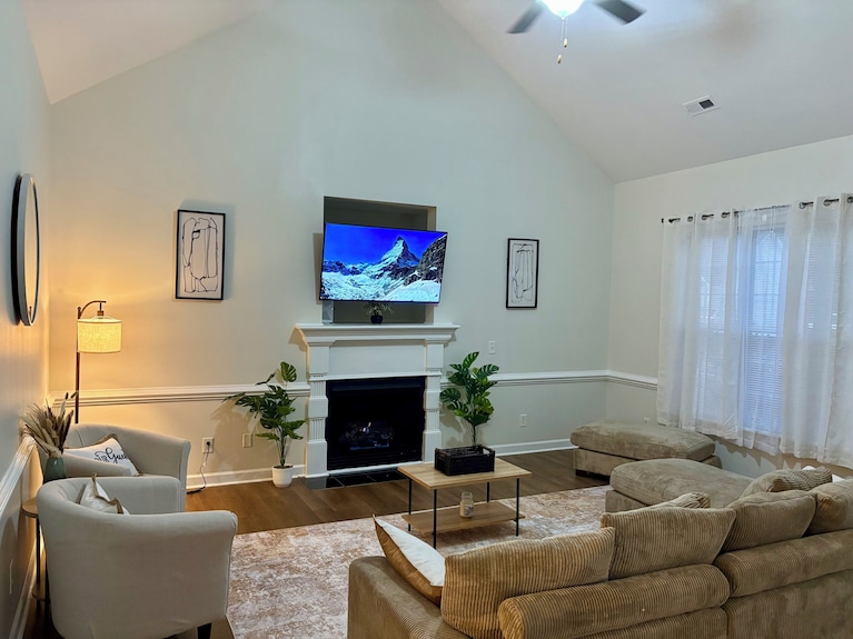 Backyard Retreat: Swing, Grill & Spacious Living - Greenville, NC