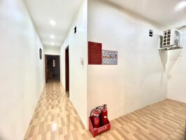 Estúdio básico, sacada, vista para a cidade | Parte interna