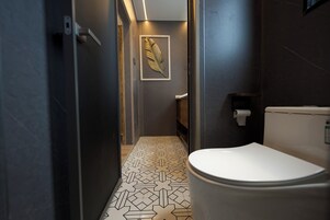 Quarto Duplo Design, vista deserto | Casa de banho