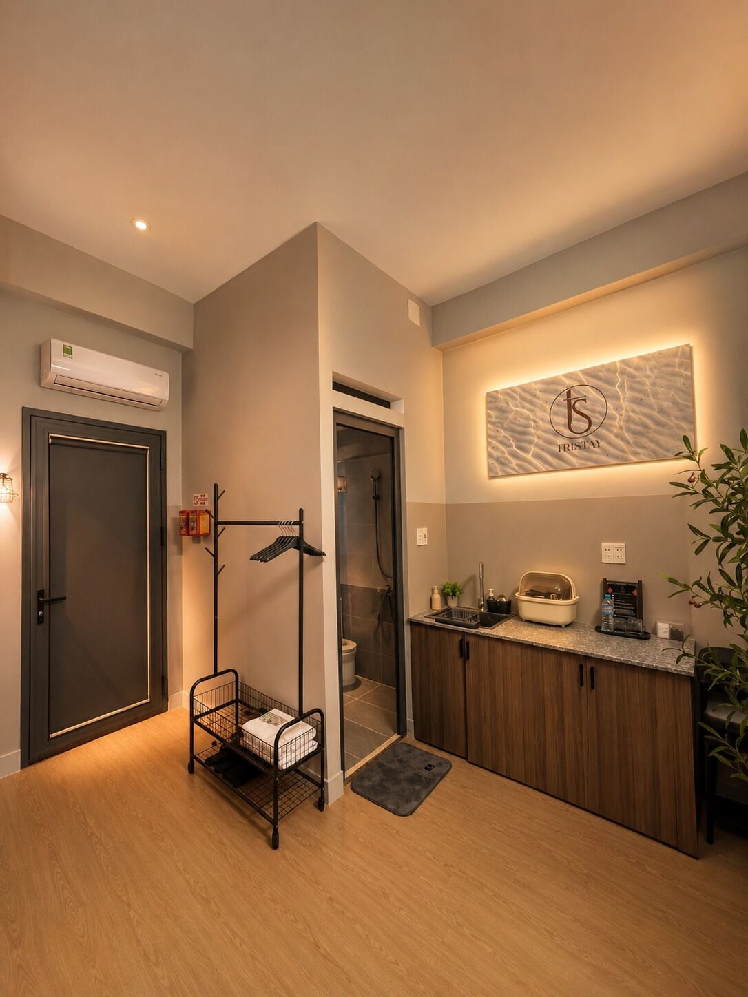 Suite-Estúdio Superior, varanda, Vista para a cidade | Cozinha privada | Um frigorífico no espaço comum, uma placa de cozinha 