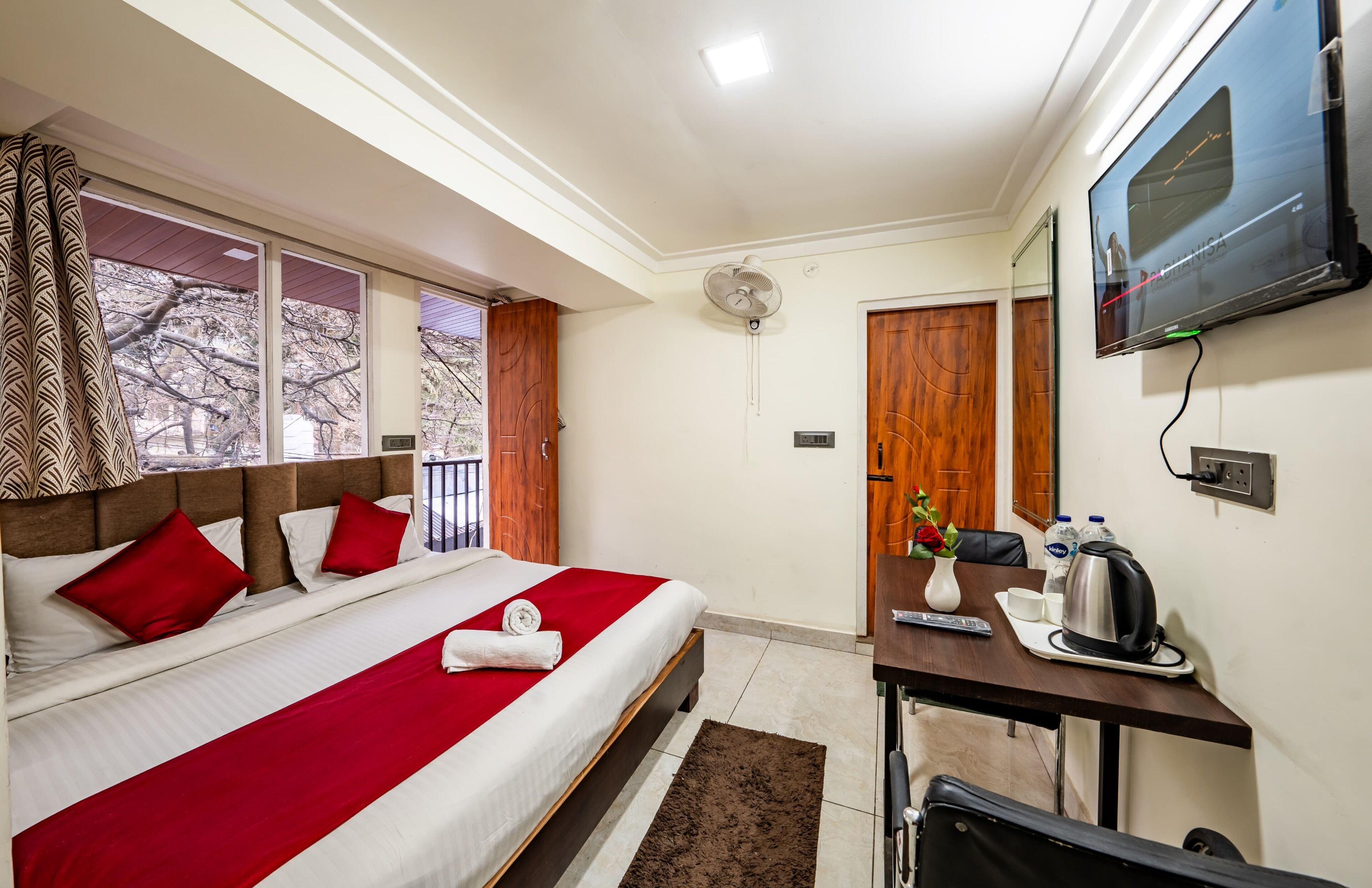 Quarto triplo, vista para a cidade | Vista do quarto