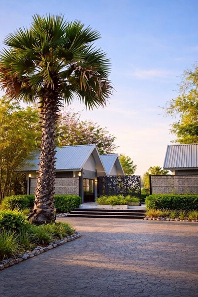 Na Ville Resort