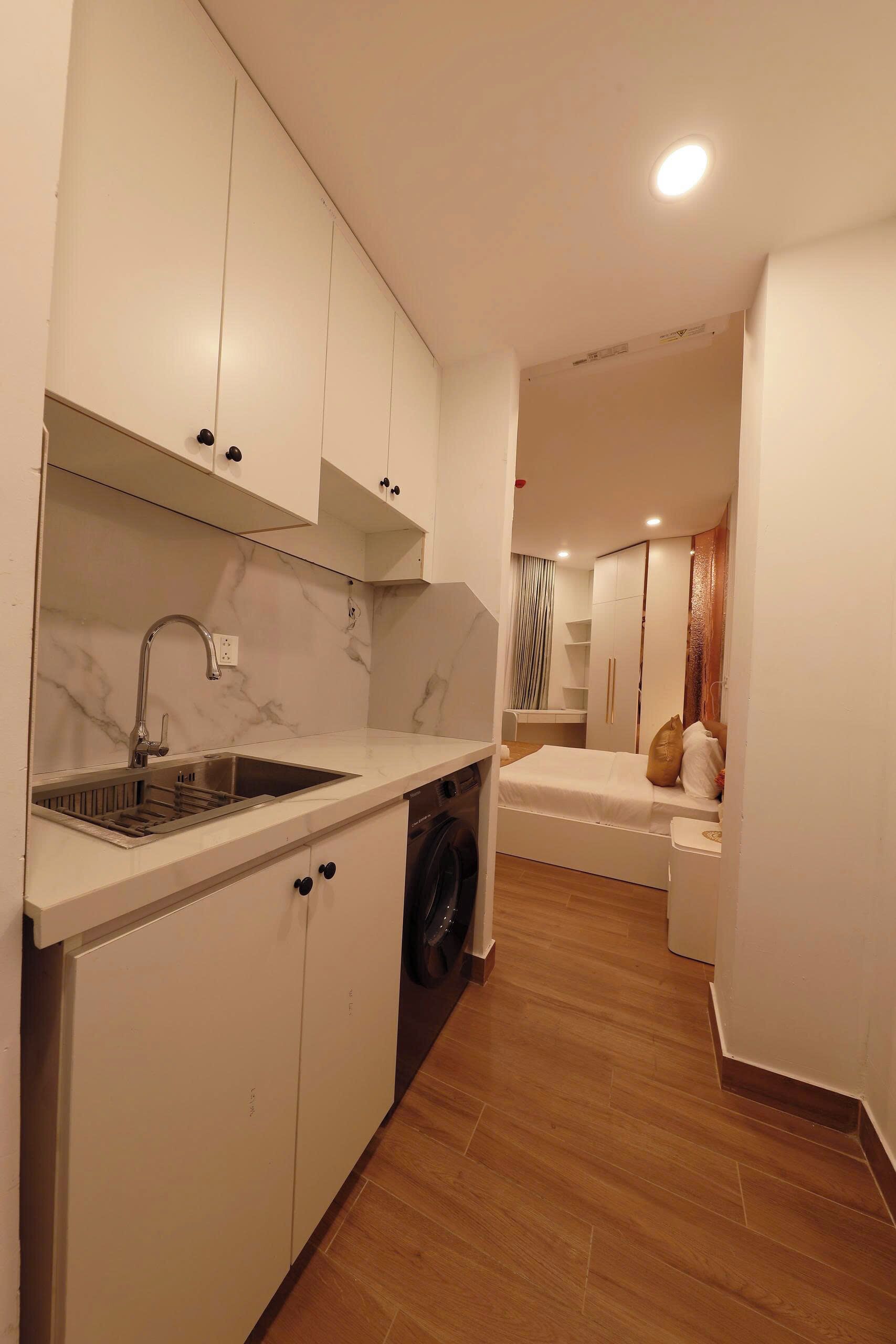 Quarto Duplo Superior, varanda, Vista para a cidade | Cozinha privada | Um frigorífico 