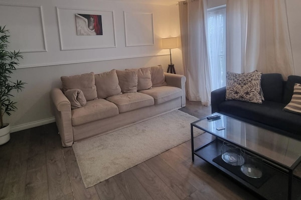 East London 2-bed Ap Sleeps 4 Near Hainault Forest - Londres