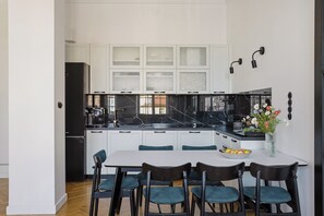 Apartamento superluxo, vista para a cidade | Opções para refeição