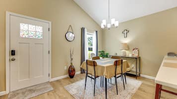Casa (3 Bedrooms) | Parte interna
