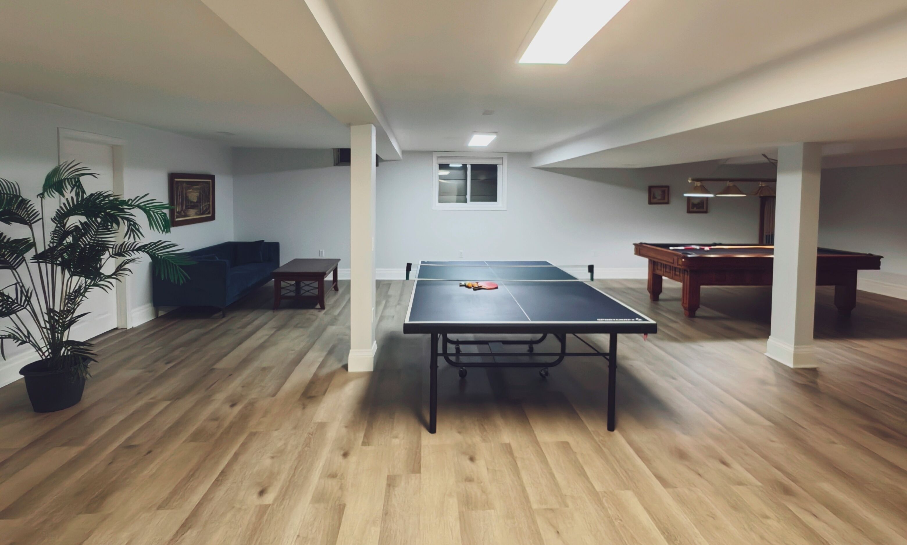 Lake & Vine Collection | Grand Bungalow Retreat L3 Ensuites|4 Kings|games & Deck - Niagara-on-the-Lake