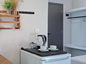 Estúdio, varanda, vista para o jardim | Interior