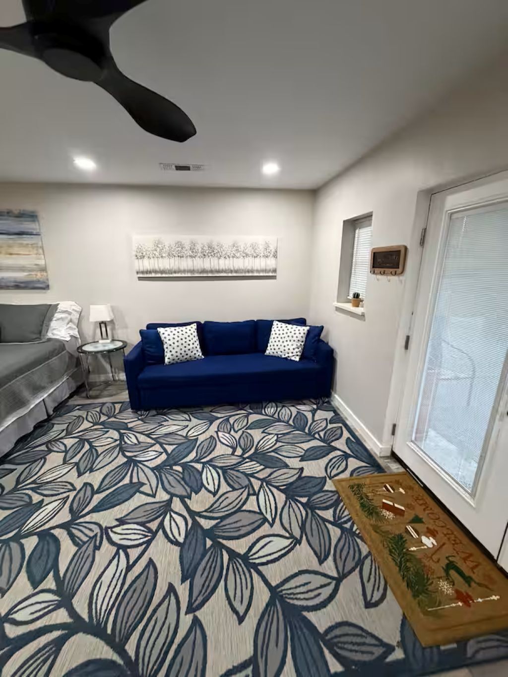 Contemporary Full Studio W/kitchen In Mckinney! - McKinney, TX