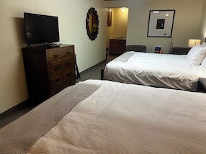 Quarto | Secretária, Wi-fi grátis, roupa de cama fornecida