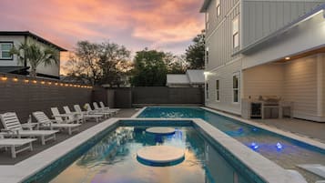 Casa (Multiple Bedrooms) | Interior