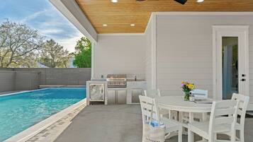 Casa (Multiple Bedrooms) | Parte interna