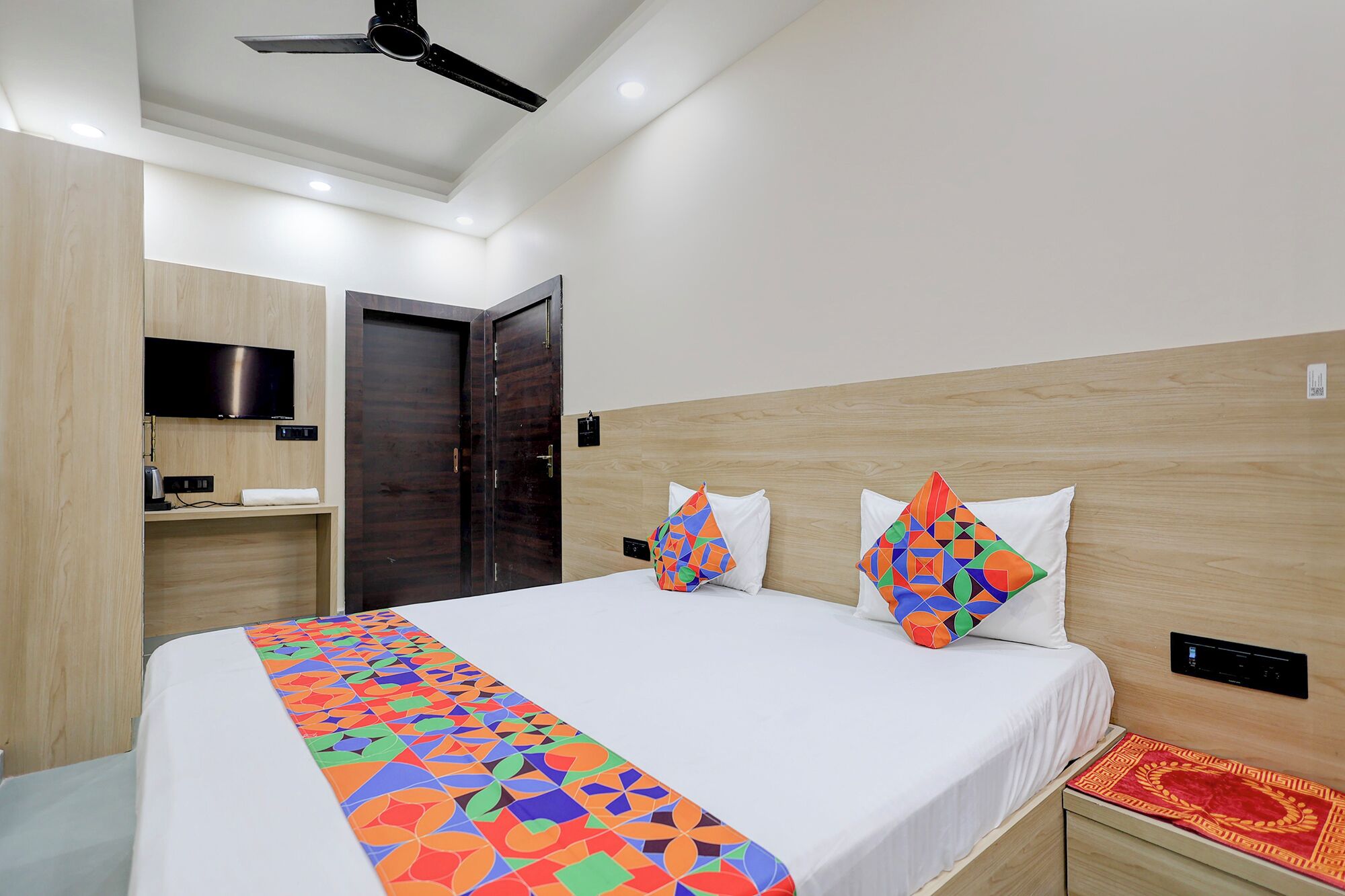 Quarto Deluxe | Lençóis de algodão egípcio, roupa de alta qualidade, cofre no quarto 