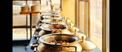 Café da manhã continental todos os dias mediante uma taxa