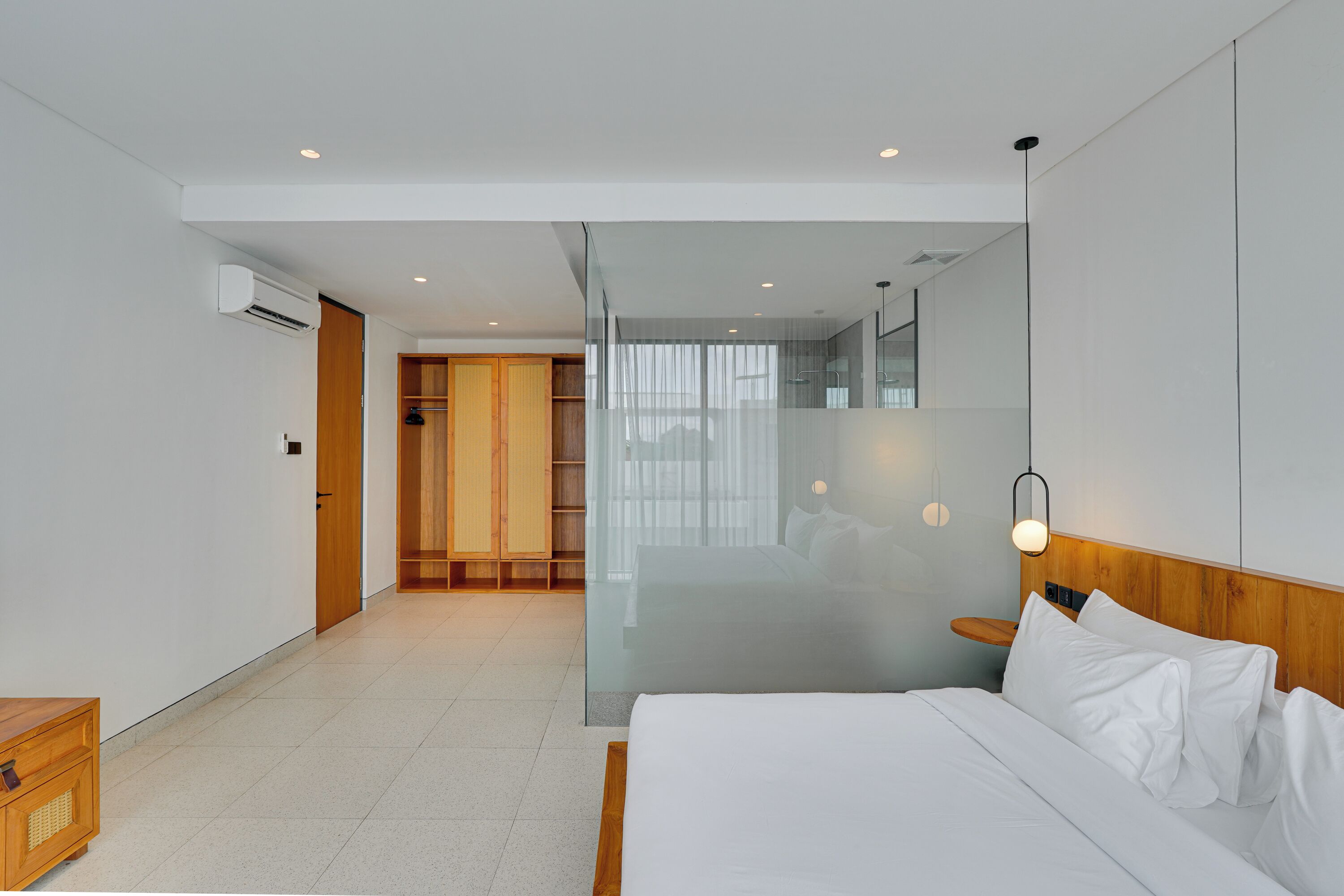 Villa, vista para a piscina | Cofre no quarto, secretária 