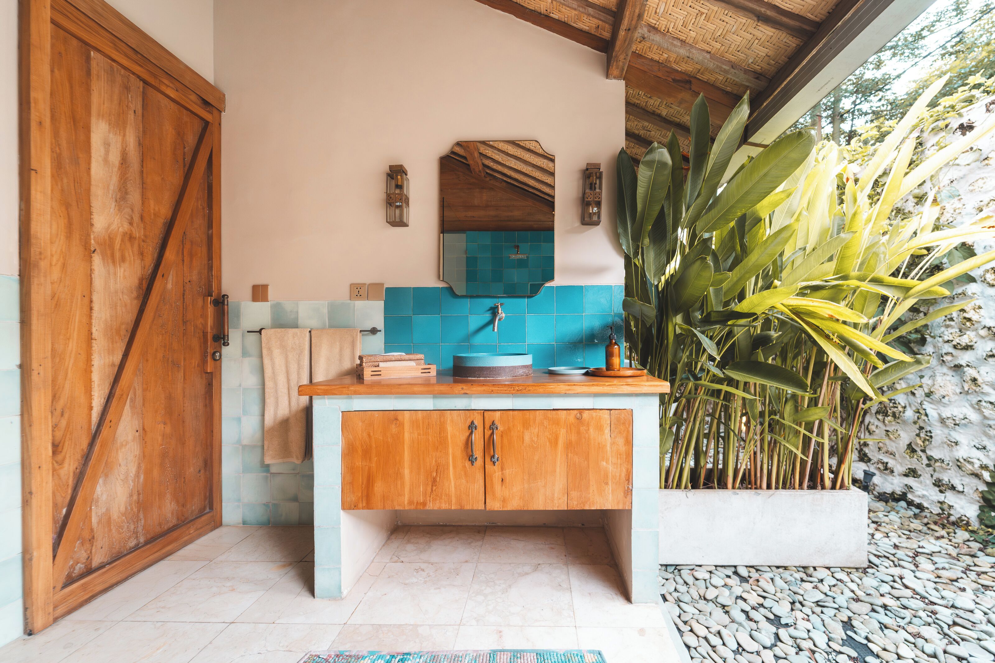 Quarto Duplo, pátio, vista para a piscina | Casa de banho