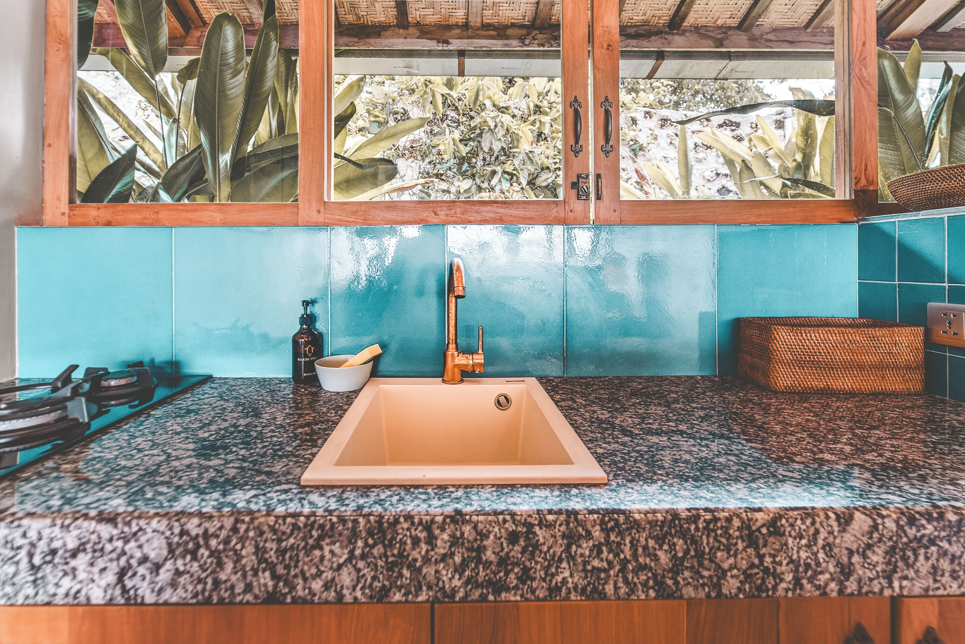 Quarto Duplo, pátio, vista para a piscina | Cozinha privada