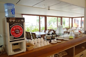 Café da manhã com buffet grátis todos os dias