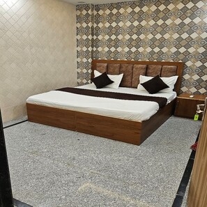 Quarto quádruplo, 2 camas de casal | Wi-Fi de cortesia