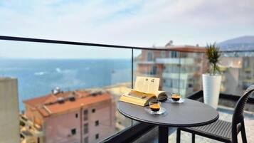 Estúdio, sacada, vista para a cidade | Opções para refeição ao ar livre