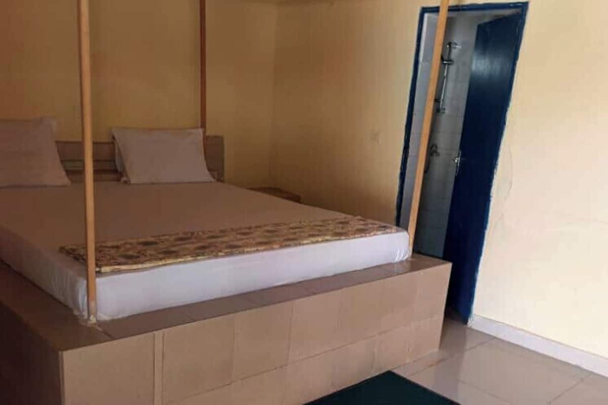 Quarto solteiro básico | Wi-Fi de cortesia, roupa de cama, acesso para cadeiras de rodas