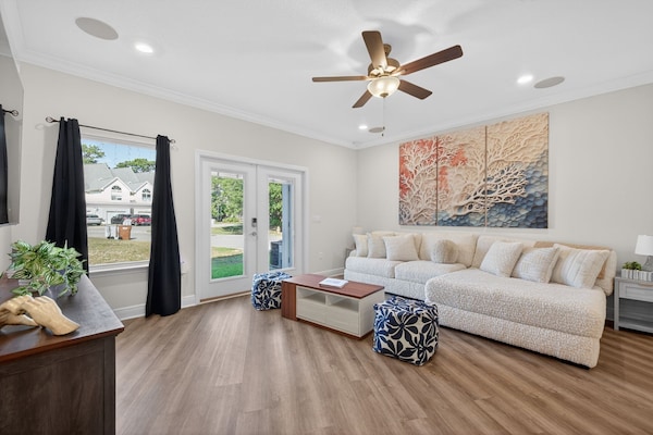 10 Mins To Beach - Coastal Navarre Haven - Pool - Navarre, FL