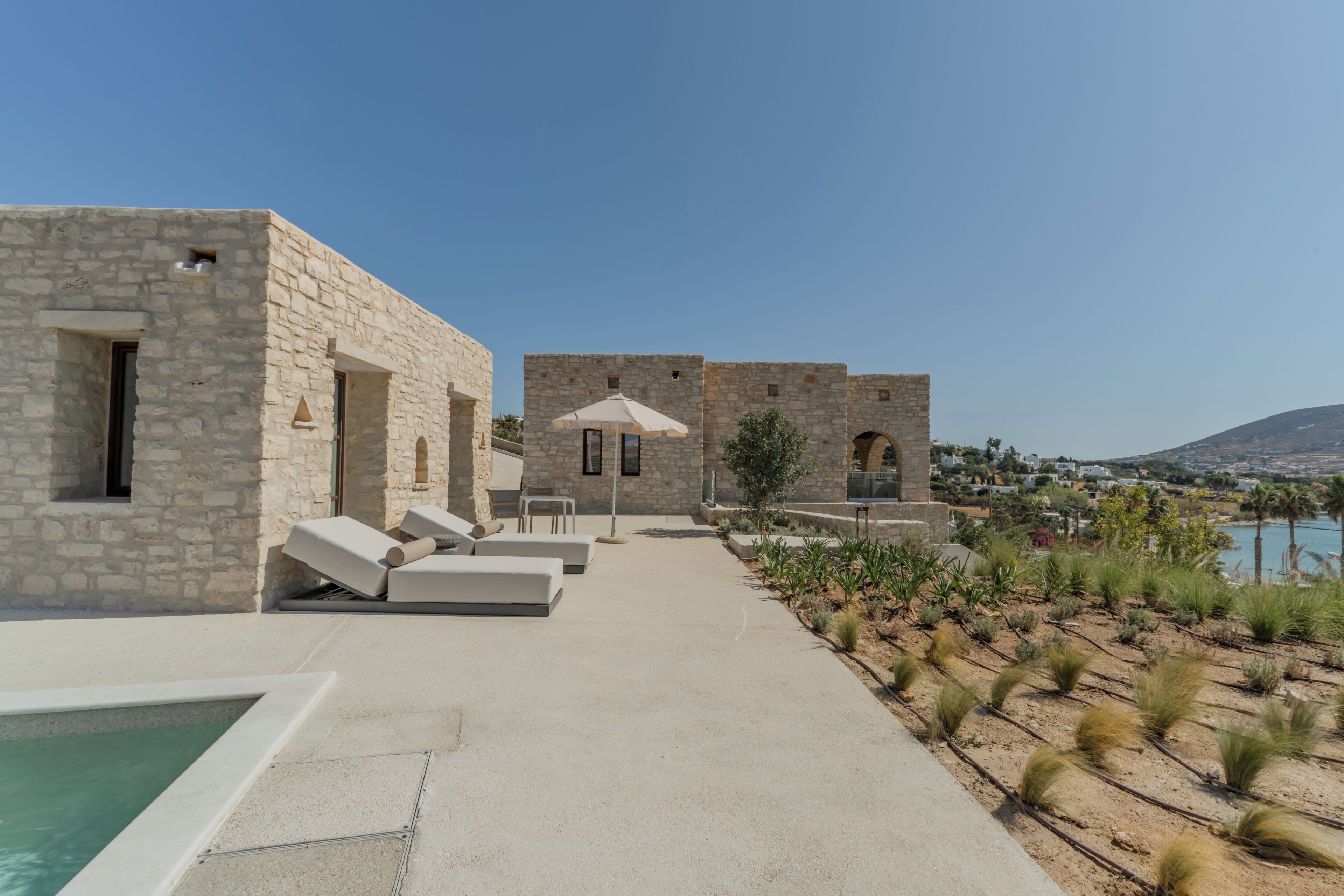 EUNOIA MYTHOS | Exterior