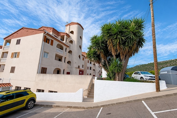 Charming Alcocéber Apartment With Terrace And Pool Access - Alcossebre