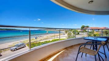 Suite Panorâmica, varanda, vista para o mar | Refeições ao ar livre